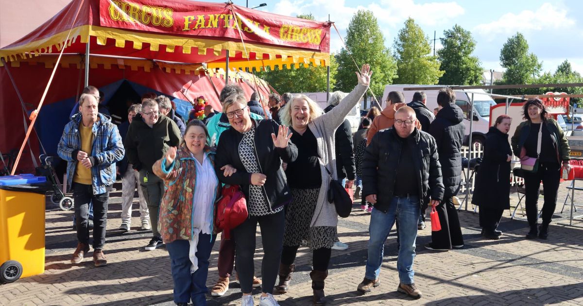 Een circusvoorstelling voor Cosis › Cosis